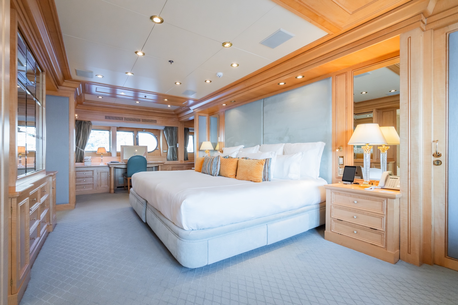 Te Manu Yacht Accommodation | TWW Yachts