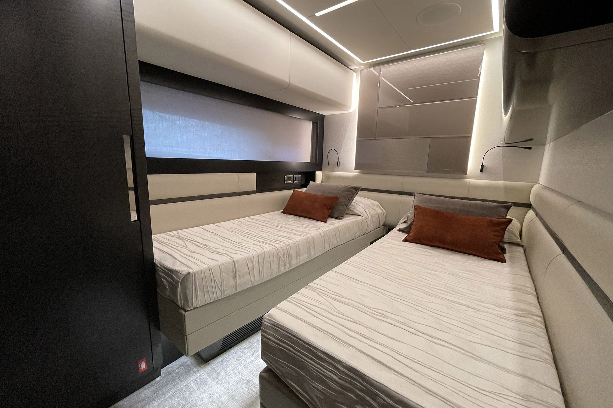 Pershing 9X for Sale - Used Pershing 9X Prices - TWW Yachts