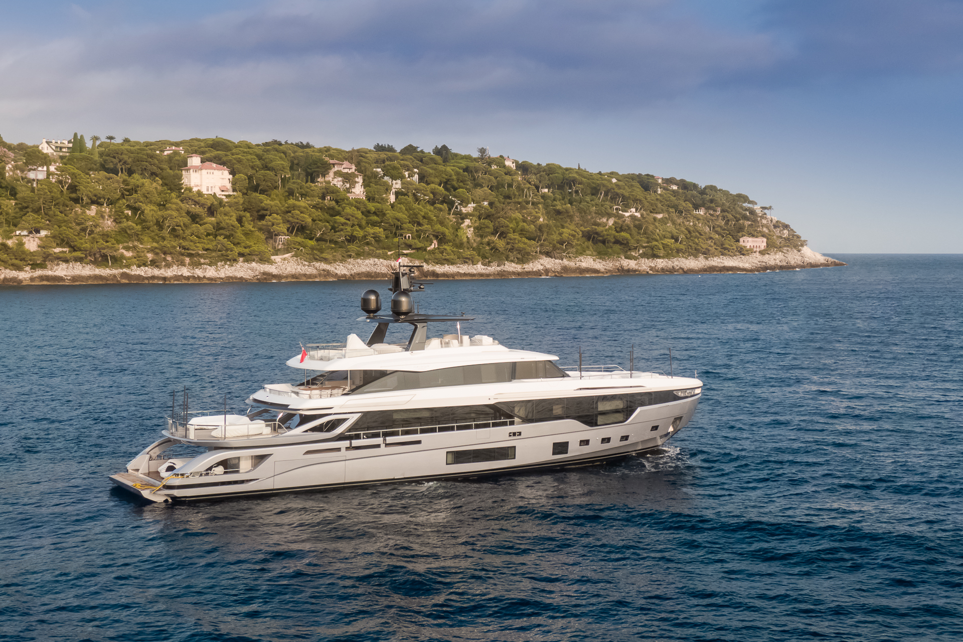 Azimut Trideck for Sale - Azimut Trideck Price - TWW Yachts