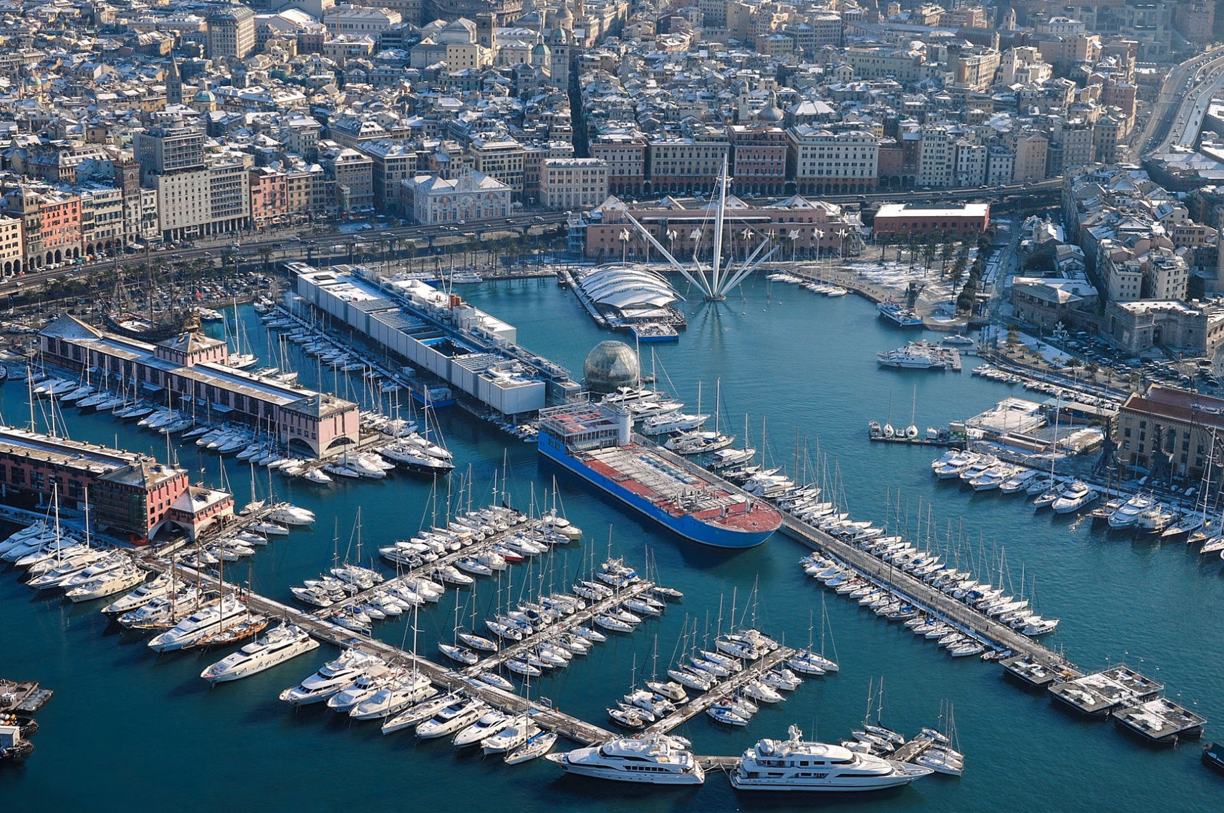 40m in Porto Antico Genova - TWW Yachts