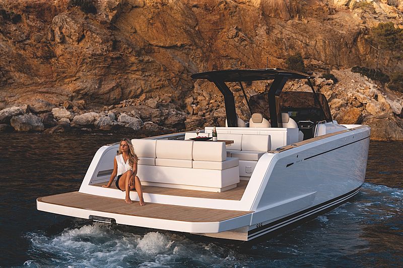 Superyacht Tenders for Sale - Luxury Yacht Tenders - TWW Yachts