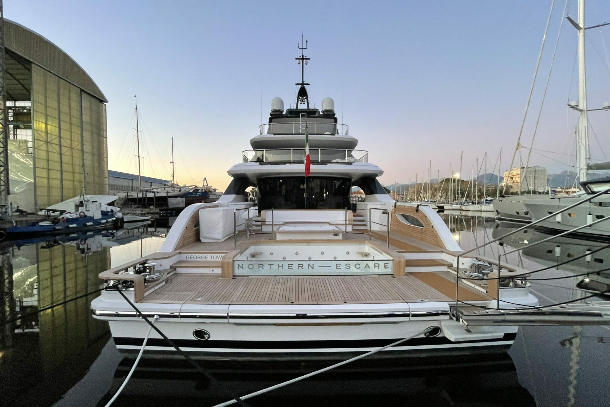 Benetti Oasis 40m Yacht for Sale - Benetti Oasis 40m Price - TWW Yachts