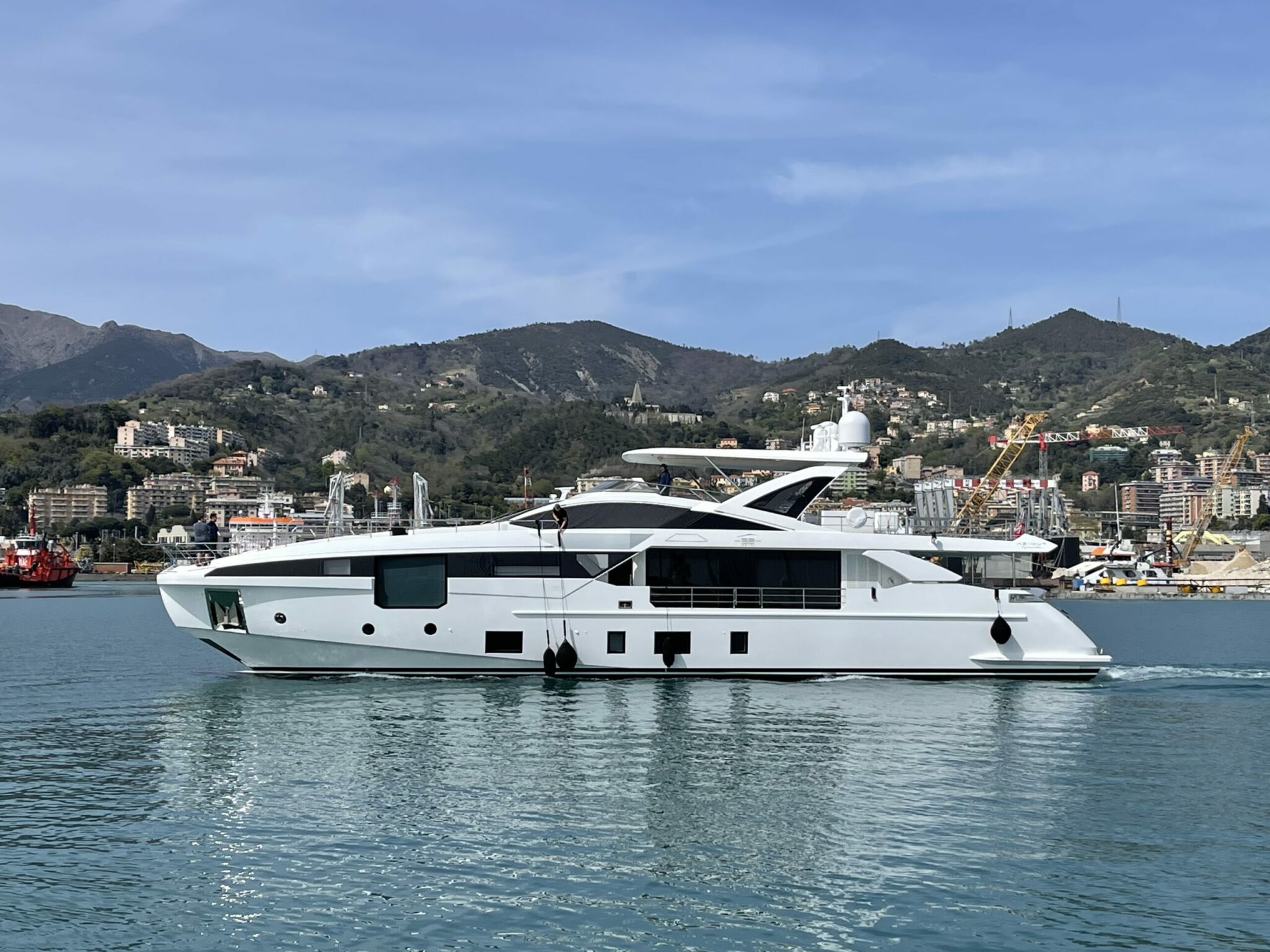 Used Azimut Grande 32 Metri for Sale - Used Grande 32 Prices
