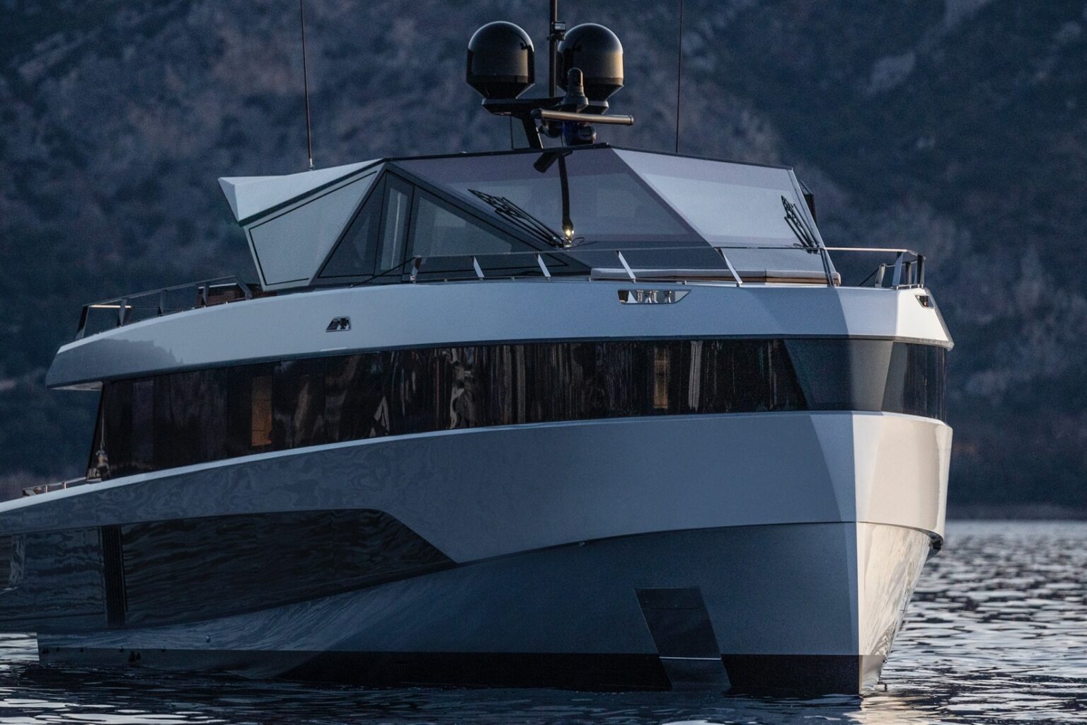 KIKI V Yacht Features | TWW Yachts