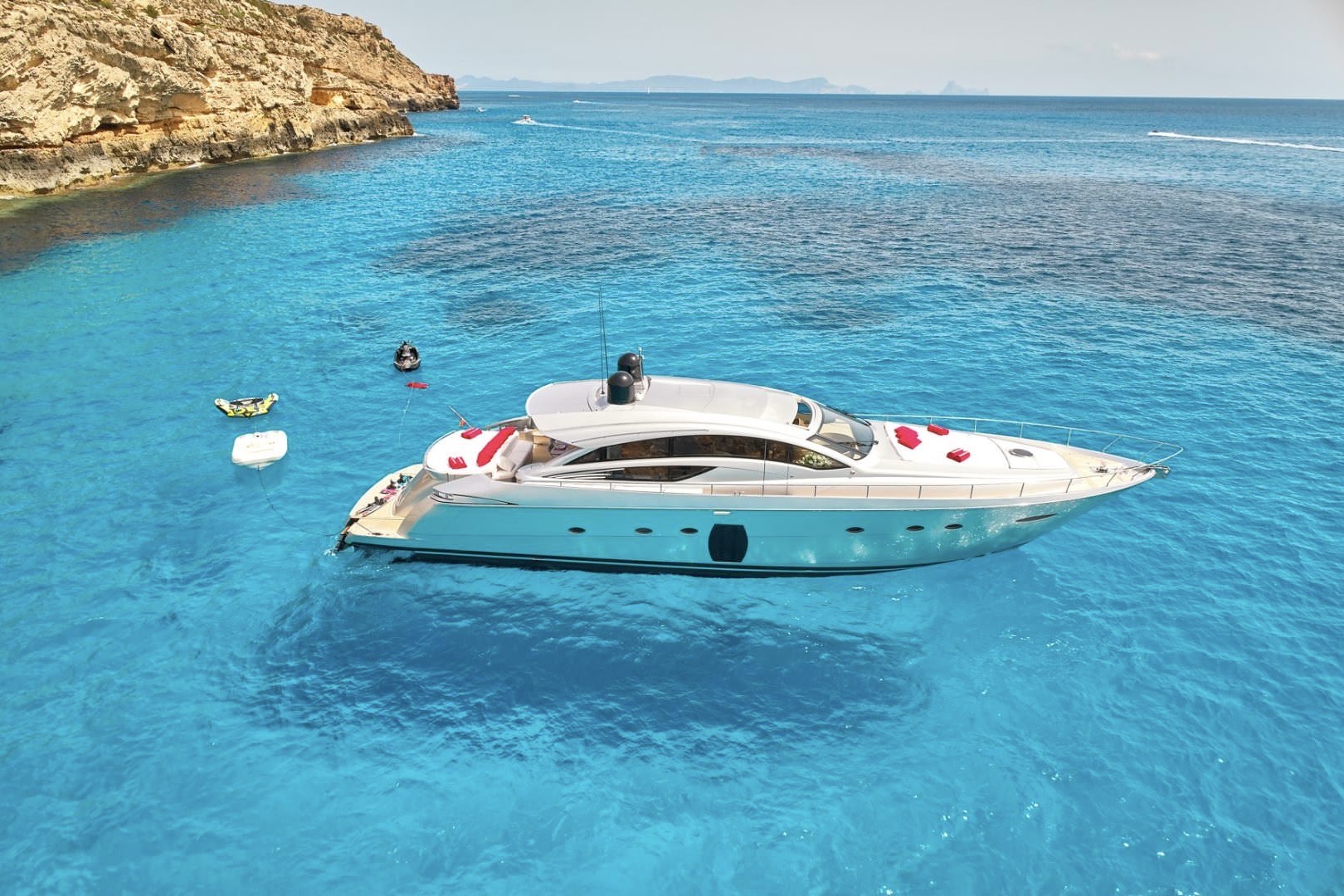 ORION Yacht Layout | TWW Yachts