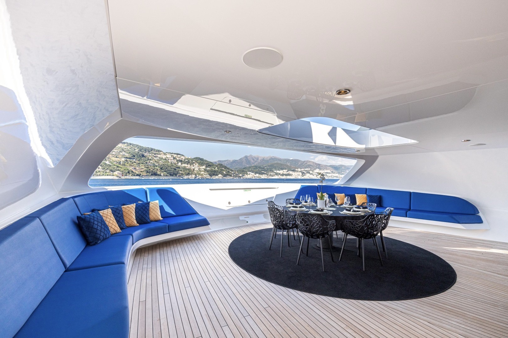 ROYAL FALCON ONE Yacht Accommodation | TWW Yachts
