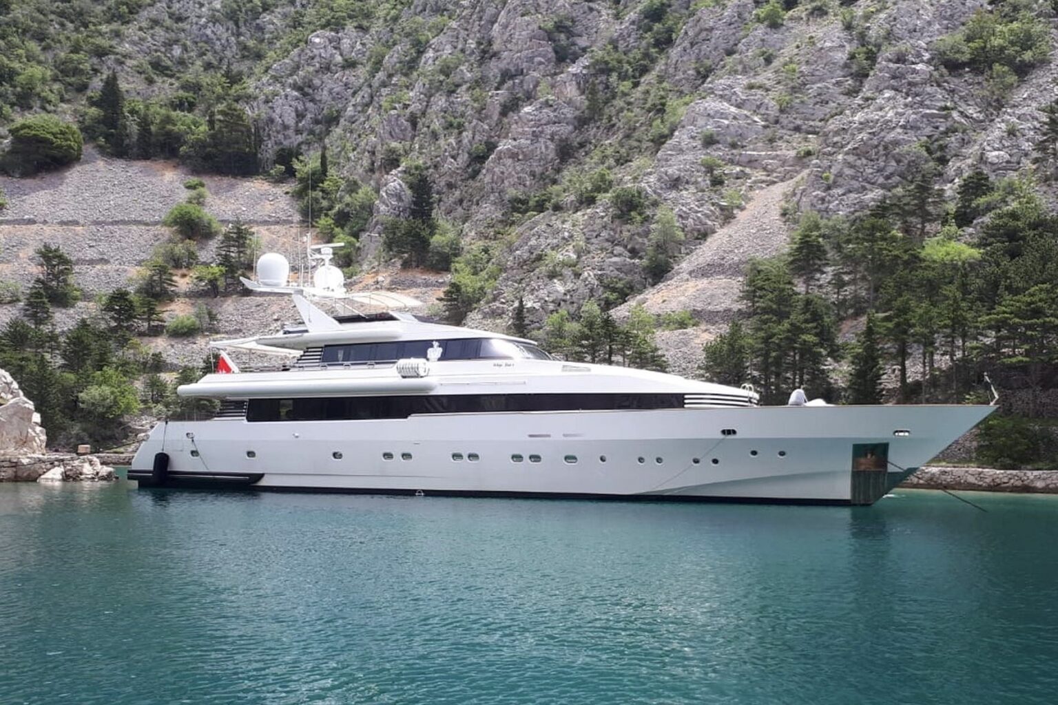 INDIGO STAR Yacht Accommodation | TWW Yachts