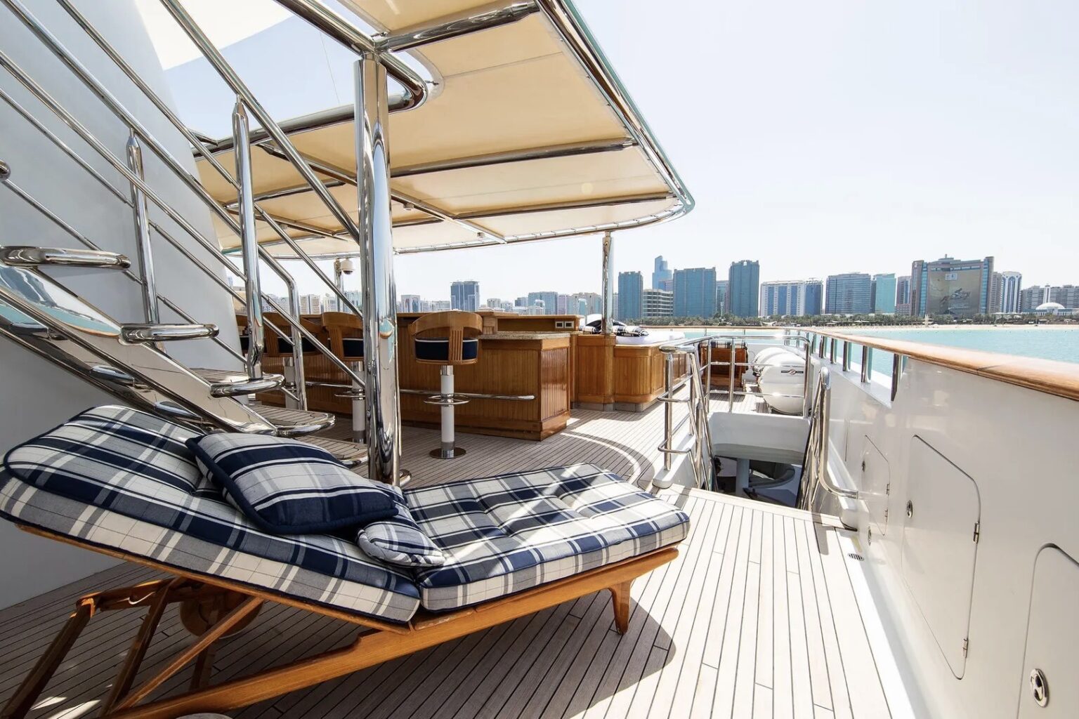 NOMAD Yacht Features | TWW Yachts