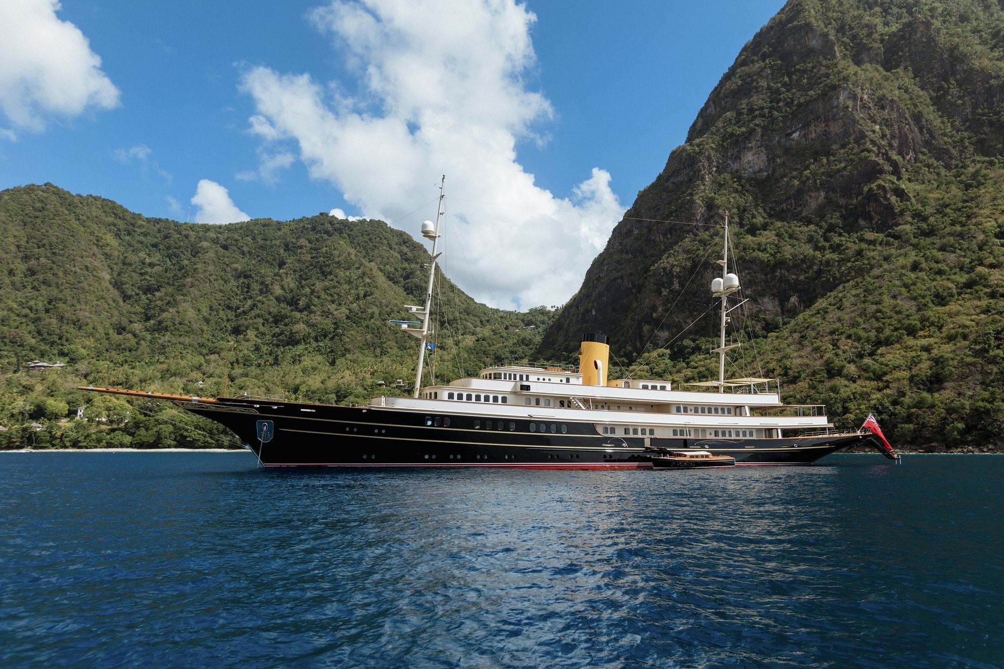 NERO Yacht Features | TWW Yachts