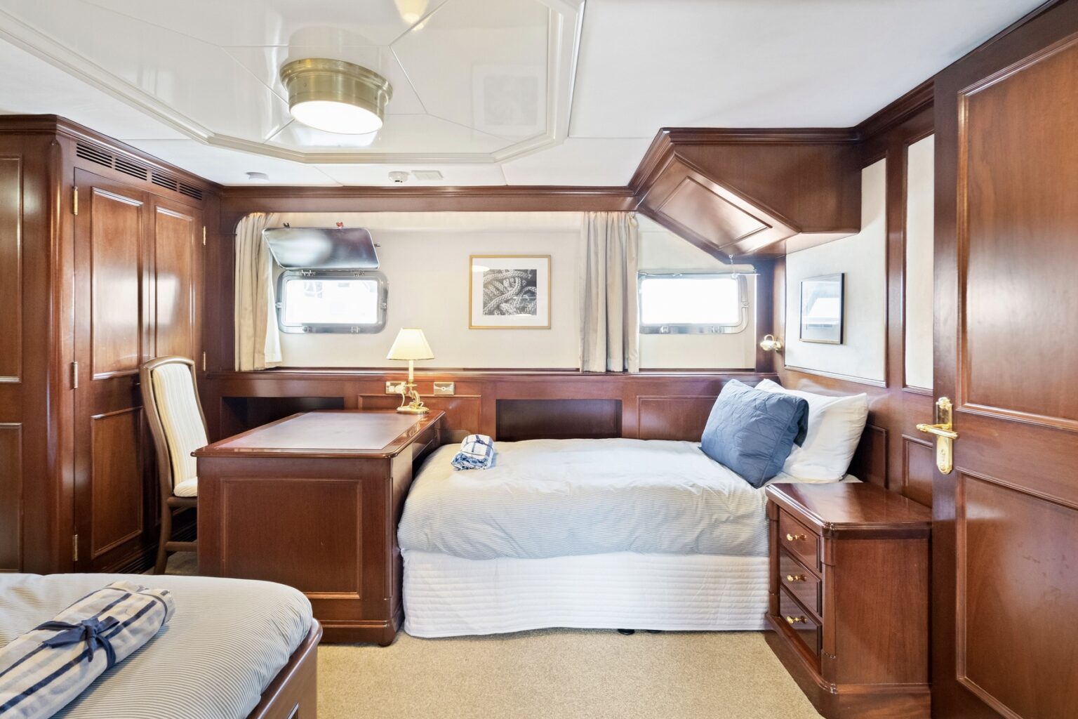 PACIFIC MERMAID Yacht Accommodation | TWW Yachts