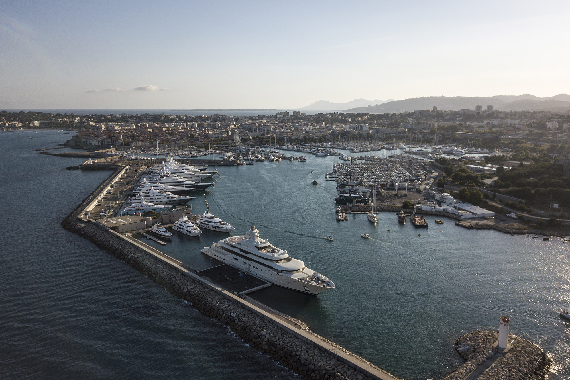 Antibes Yacht Charter Itinerary 4 Days - TWW Yachts