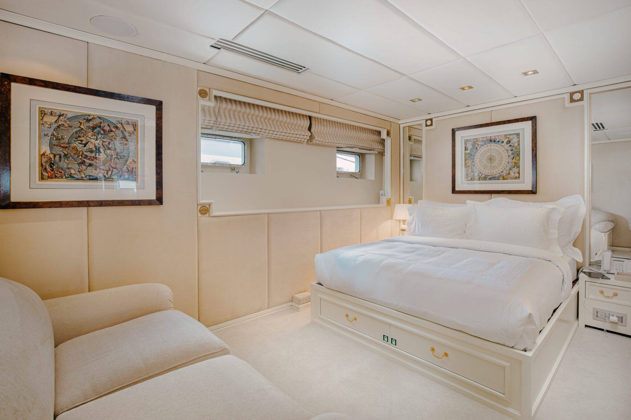 ITOTO Yacht Accommodation | TWW Yachts