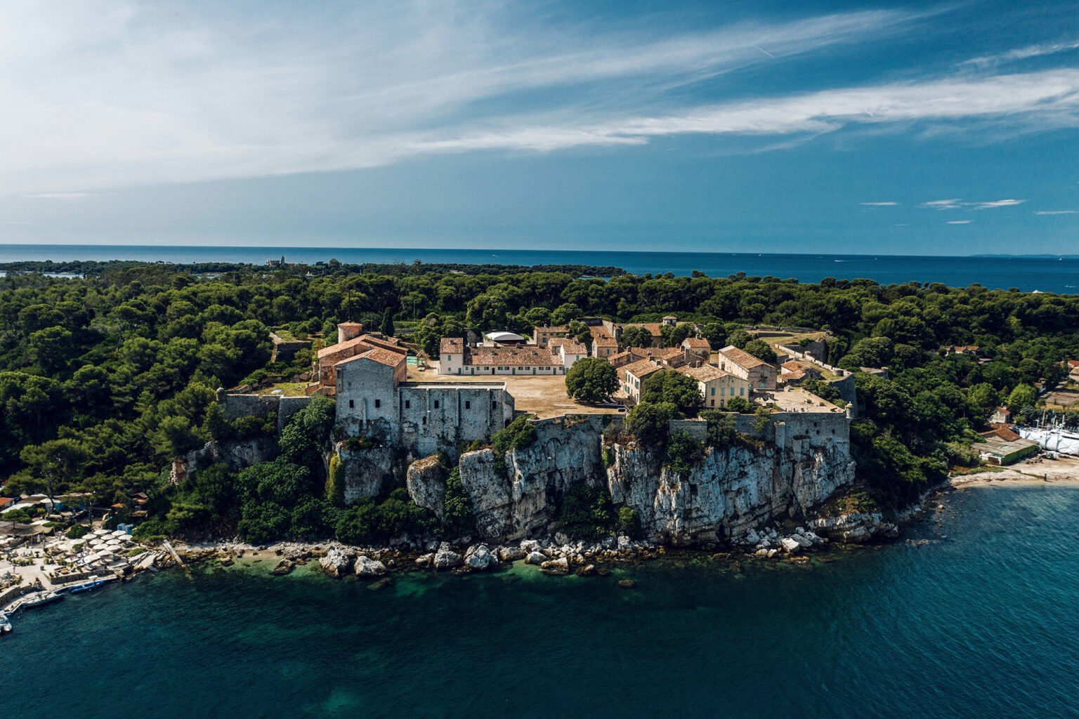 Lérins Islands Yacht Charter Itinerary 2 Days - TWW Yachts