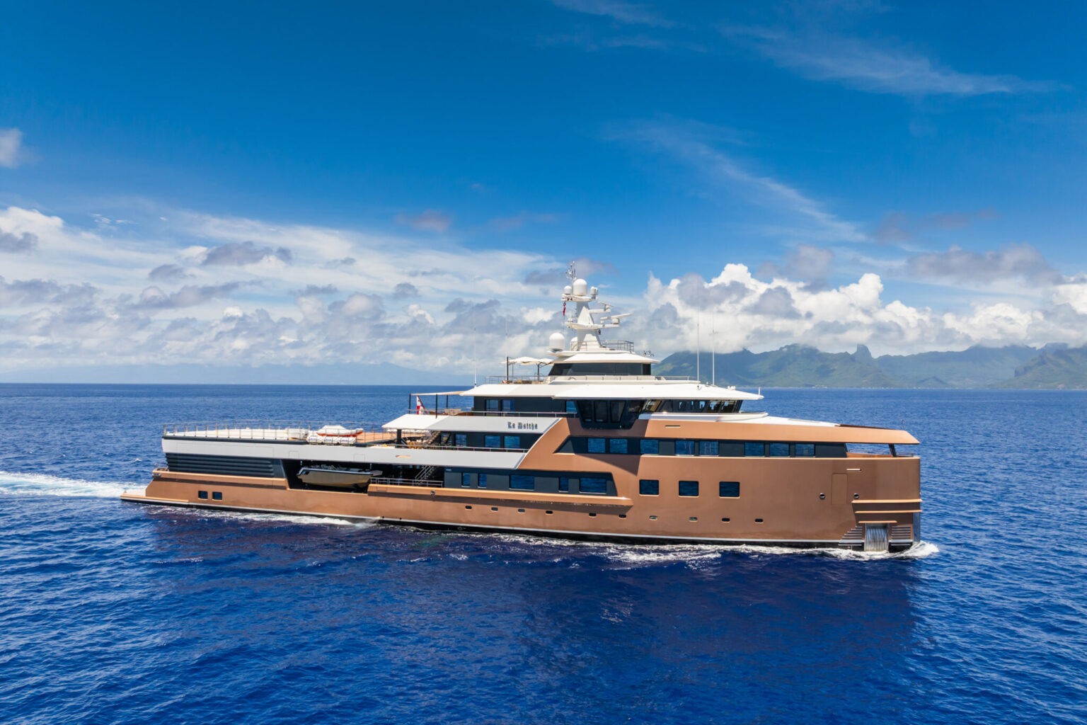 LA DATCHA Yacht Features | TWW Yachts